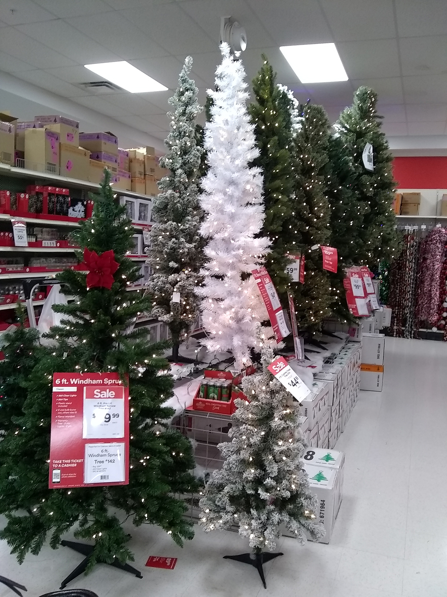 Michaels art supply store sells affordable Christmas décor – The TCC ...